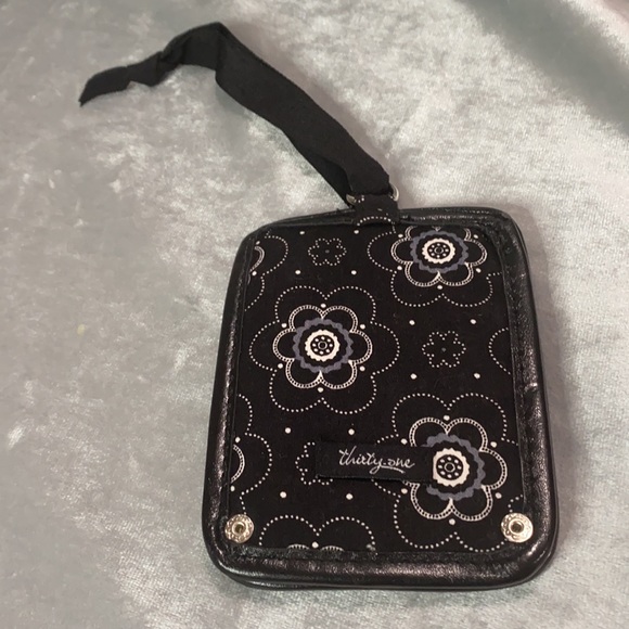 thirty-one | Bags | Luggage Tag Black With Flowers | Poshmark